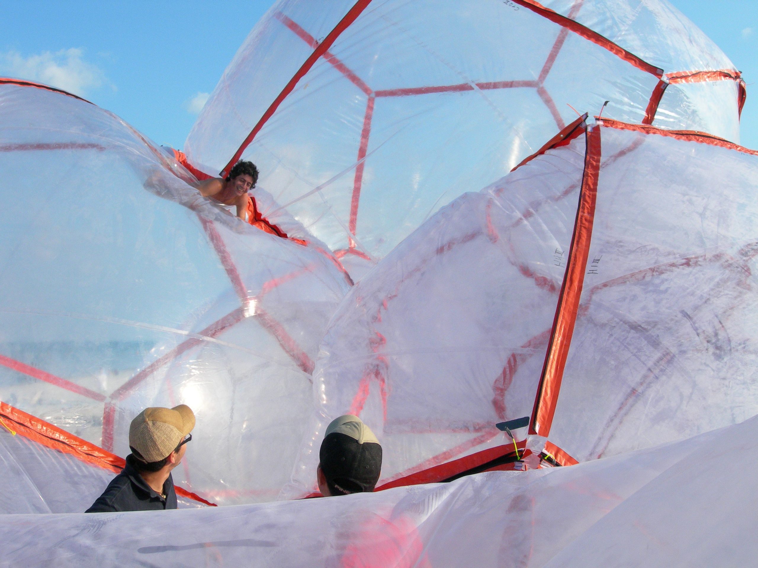 When Spheres Meet Spheres From Miami to Cuba · STUDIO TOMÁS SARACENO